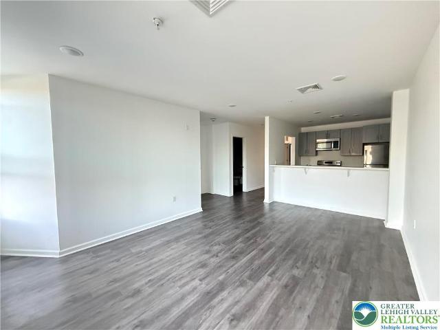 123 N Lumber Street 3C