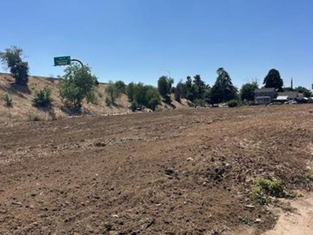 123 No Address, Fresno, CA 93701