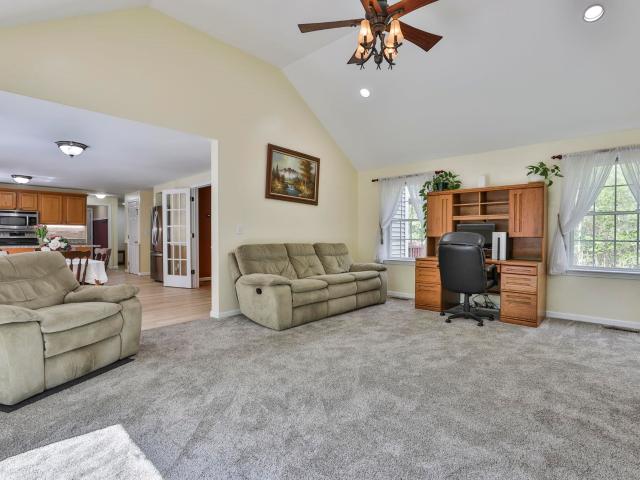 123 Noons Quarry Road