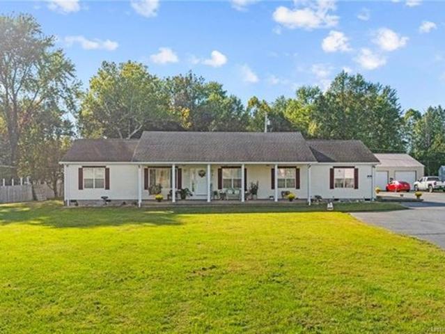 123 S Dowling St, Austin, IN 47102