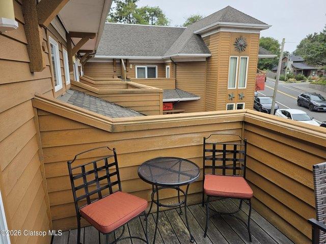 123 S Hemlock St Apt 203, Cannon Beach, OR 97110