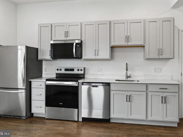 123 S Main Street # 10