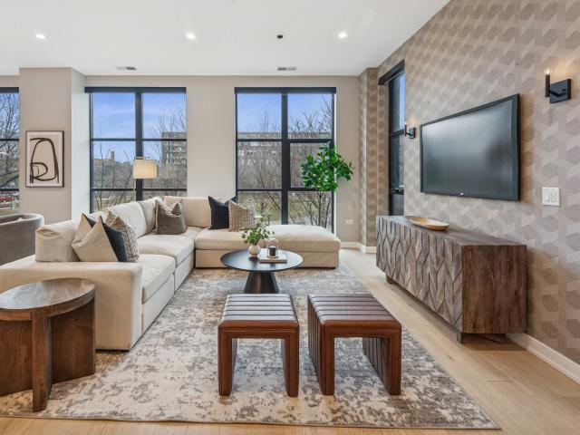 123 S Peoria St, Unit P2, Chicago, IL 60607 | MLS #12540