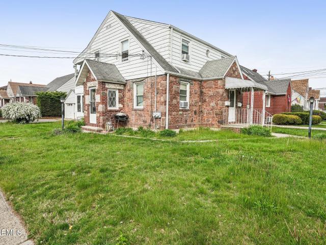 123 Sargeant Avenue