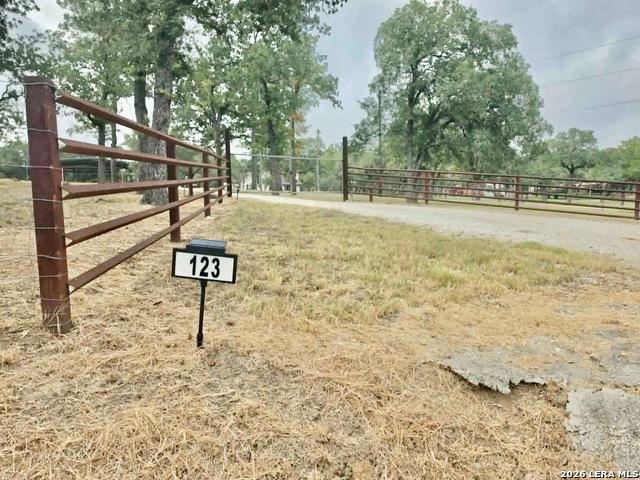 123 Scenic Oak Dr