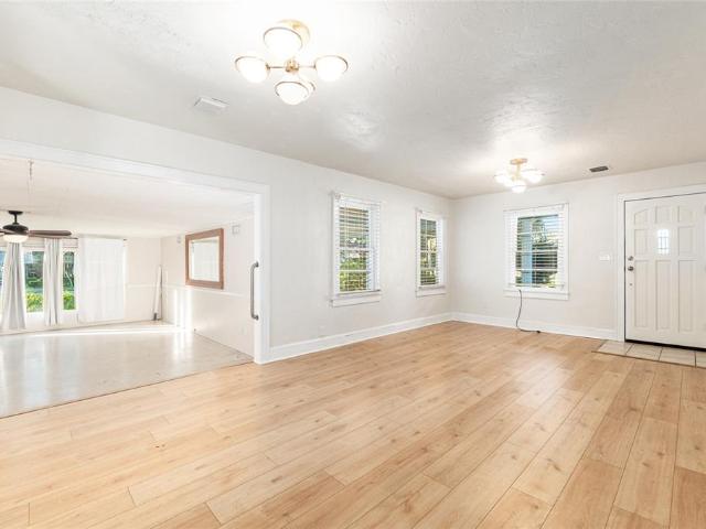 123 SE 1st St, Williston, FL 32696 | MLS #GC534424 | Compass