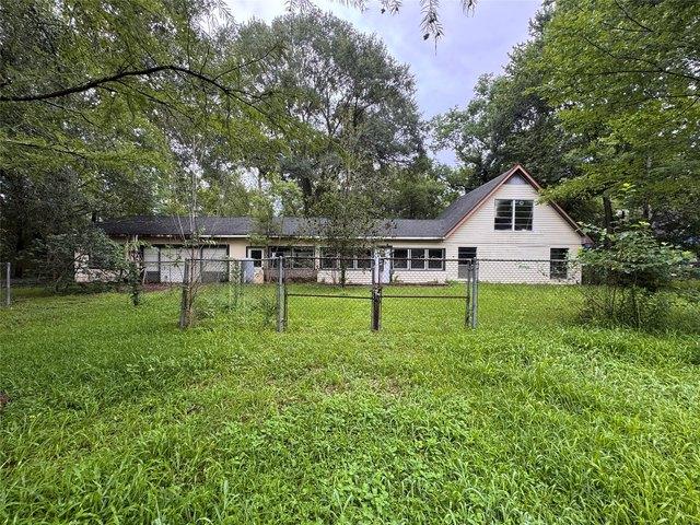 123 Shady Ln, Houston, TX 77336