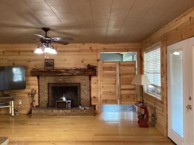 123 Suckles Lake, Cabin 19