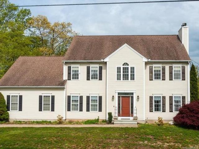 123 Summer Ln, North Haven, CT 06473