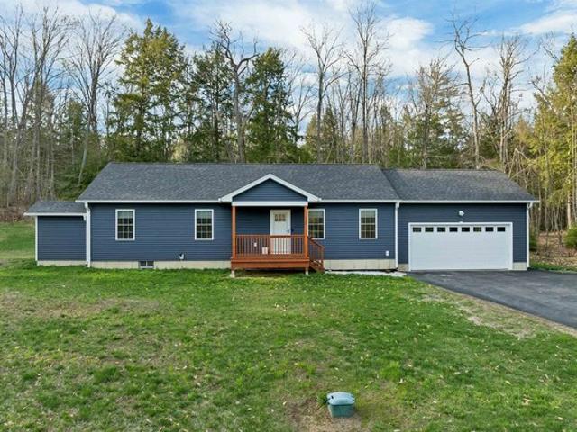 123 Parade Rd, Barnstead, NH 03218
