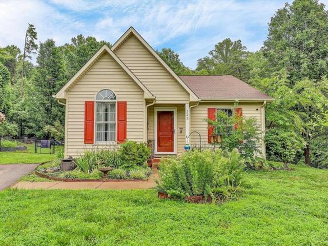123 Pebble Rd, Martinsville, VA 24112