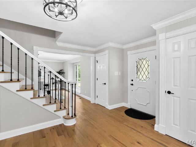123 Pinehurst Estates Dr, Creve Coeur, MO 63141 | MLS #26017 | Compass