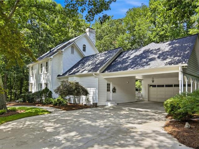 123 Prestwick Drive
