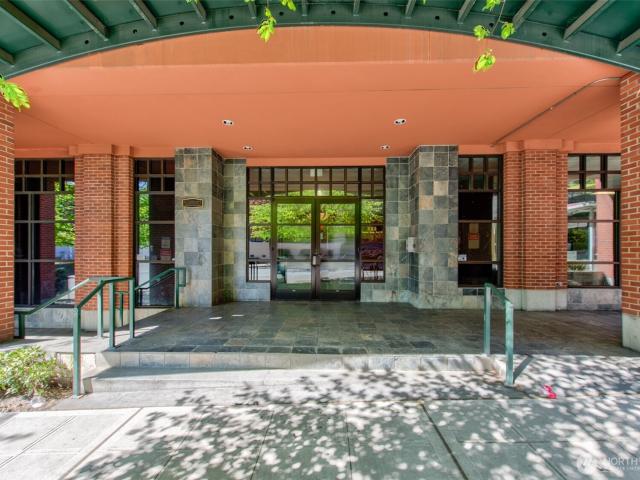 123 Queen Anne Ave N, Unit 305, Seattle, WA 98109 | MLS #2478