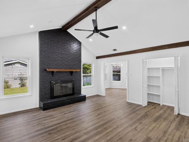 123 Rolling Oaks