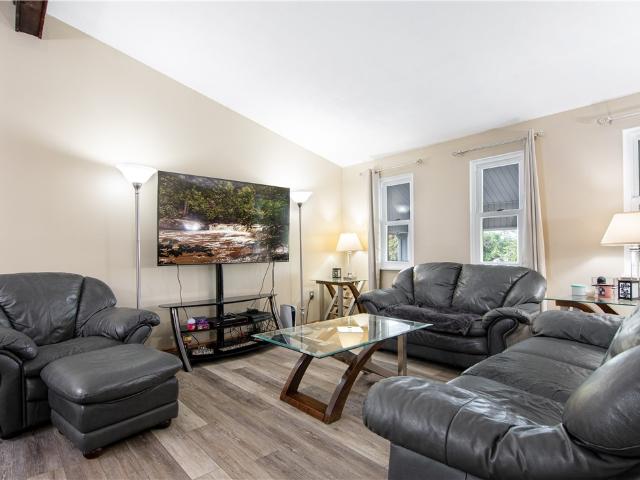 123 Rembrandt Dr