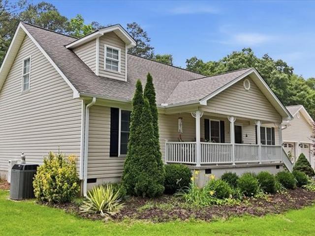 123 Richland Creek Dr, Westminster, SC 29693