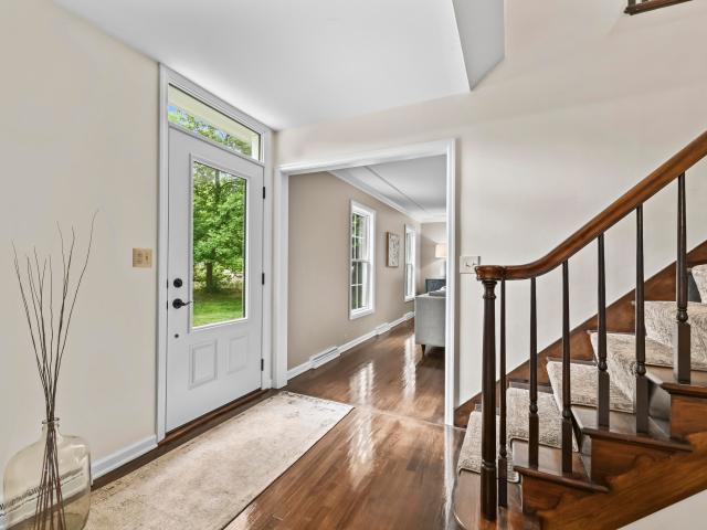123 W Glenview Ct