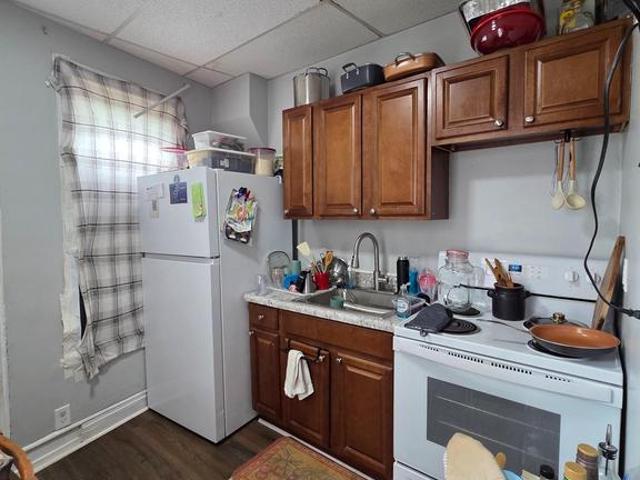 123 W Green Street