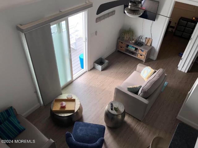 123 W Kingfisher Way