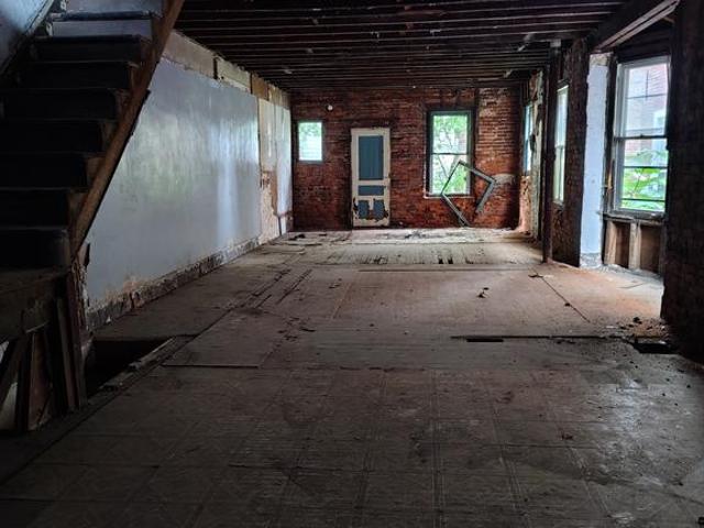 123 W Manheim Street