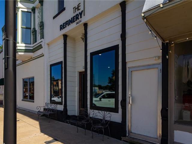 123 W Maple Street