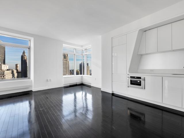 123 Washington Street, Unit 52F