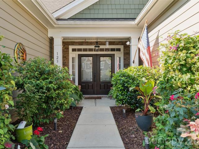 123 Tomahawk Drive
