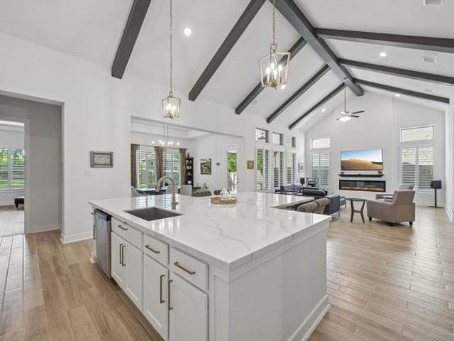123 Trailhead Ridge Ct, Conroe, TX 77318