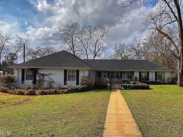 123 Tyler Terrace, West Point, GA 31833
