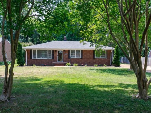 123 Vine Dr, Yorktown, VA 23692