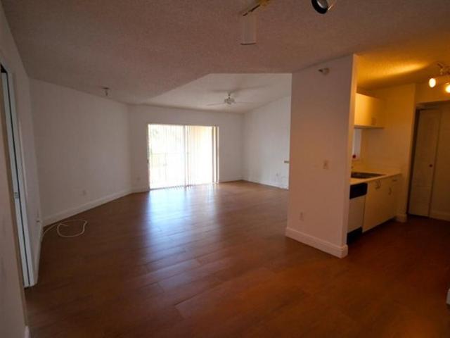 123 Yacht Club Way Apt 307, Hypoluxo, FL 33462