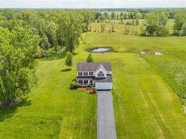 12447 Lesswing Rd, Alden, NY 14004