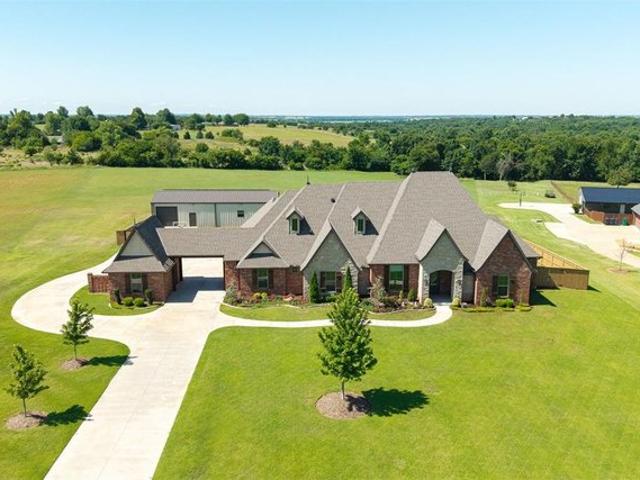 12448 SW 110th St, Mustang, OK 73064