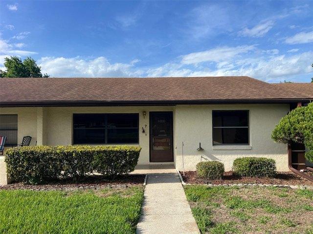 12449 Orangewood Cir Unit 17, Tavares, FL 32778
