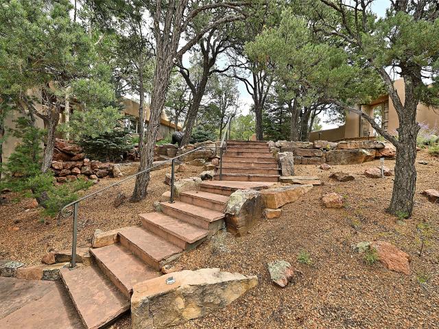 1244 N Summit Drive