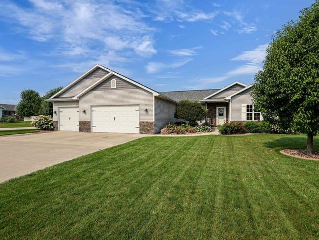 1244 Ava Ct, Neenah, WI 54956