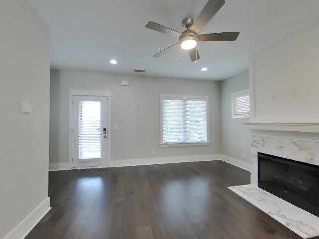 1244 Hillwood Private Cv