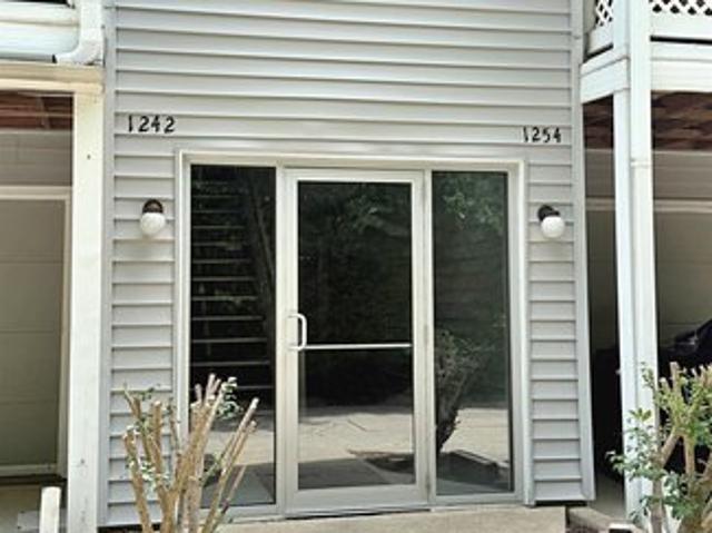 1244 S College Mall Rd Unit C2, Bloomington, IN 47401