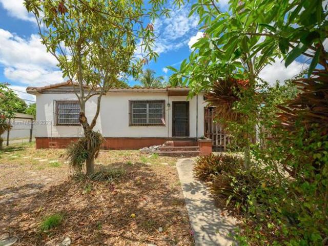 12450 15th Ave NW, North Miami, FL 33167