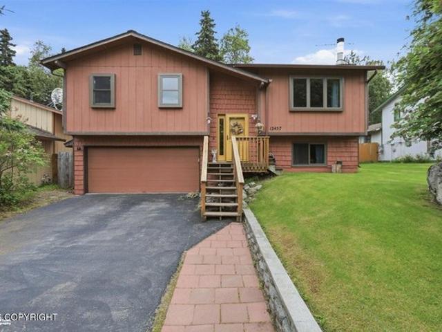 12457 Crested Butte Dr, Eagle River, AK 99577