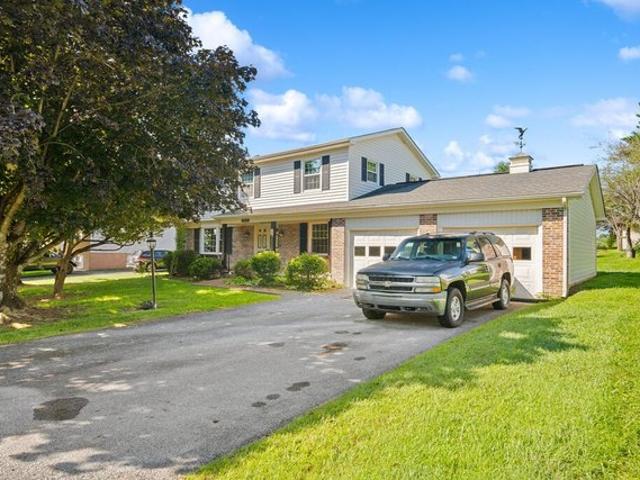 1245 Meadow Lark Dr, Wytheville, VA 24382