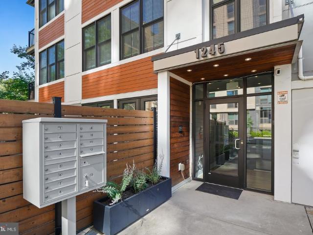 1245 N Pierce Street # 5