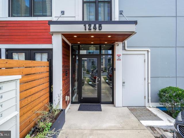 1245 N Pierce Street # 8