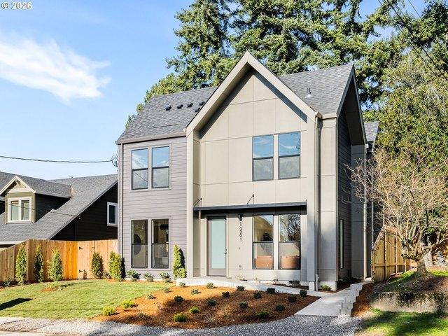 1245 SW Hume Ct, Portland, OR 97219