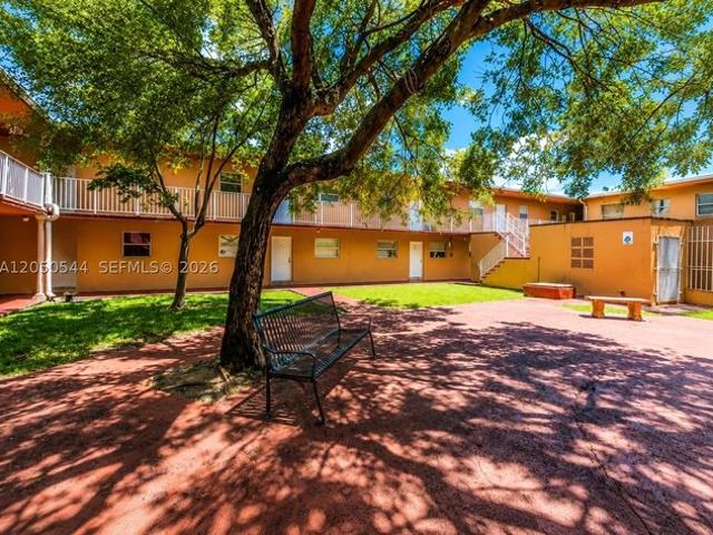 1245 W 24th St Apt 219, Hialeah, FL 33010