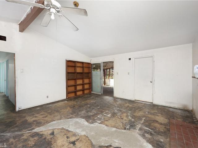 1245 W Cherry