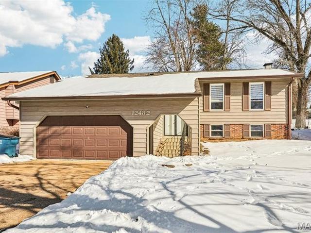 12462 Sandycreek Ln, Florissant, MO 63033