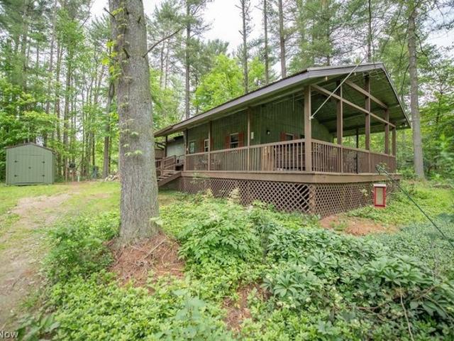 1246 Alton Dr SW, Sherrodsville, OH 44675