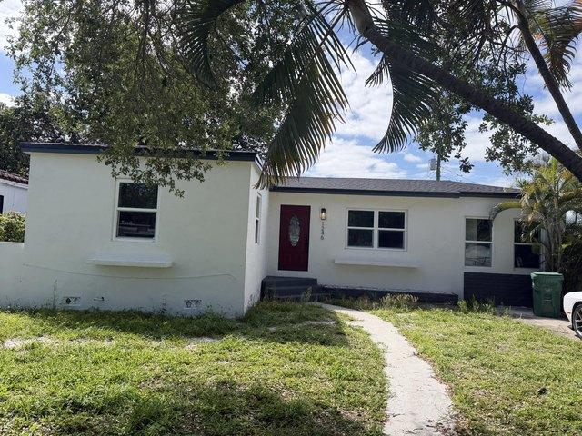 1246 Fisherman St, Opa Locka, FL 33054